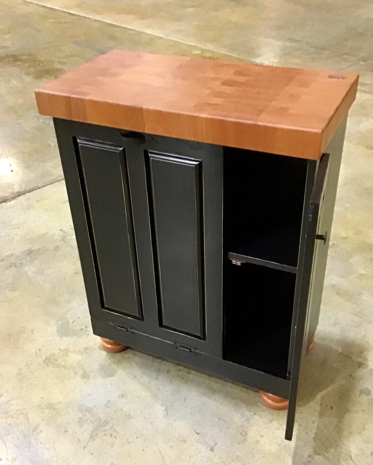 Farmhouse Island-Farmhouse Mini Butcher Butcher Block Island w/bun fee ...